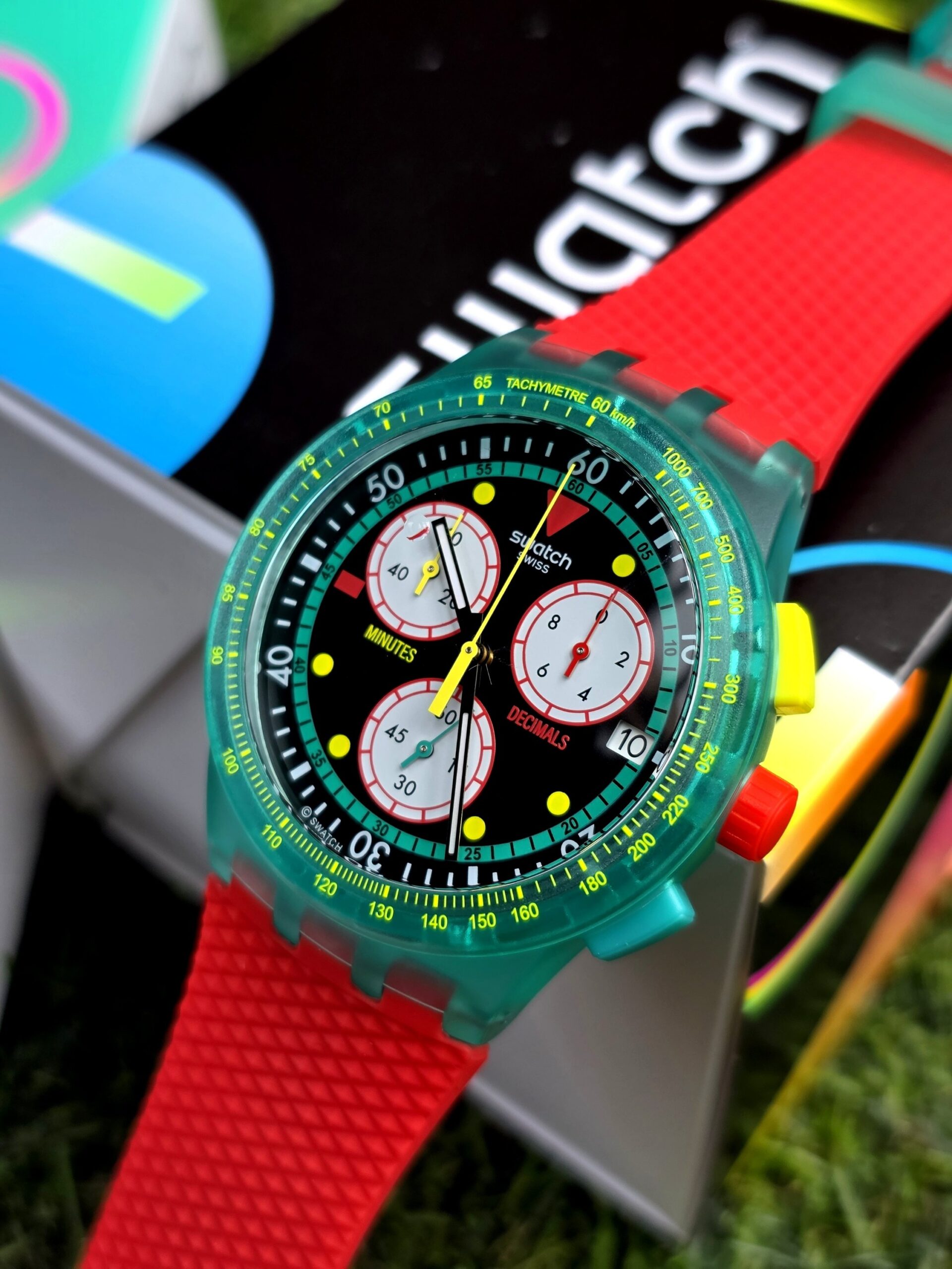 SWATCH NEON EMERALD CHRONO (SUSG409) | Atumano